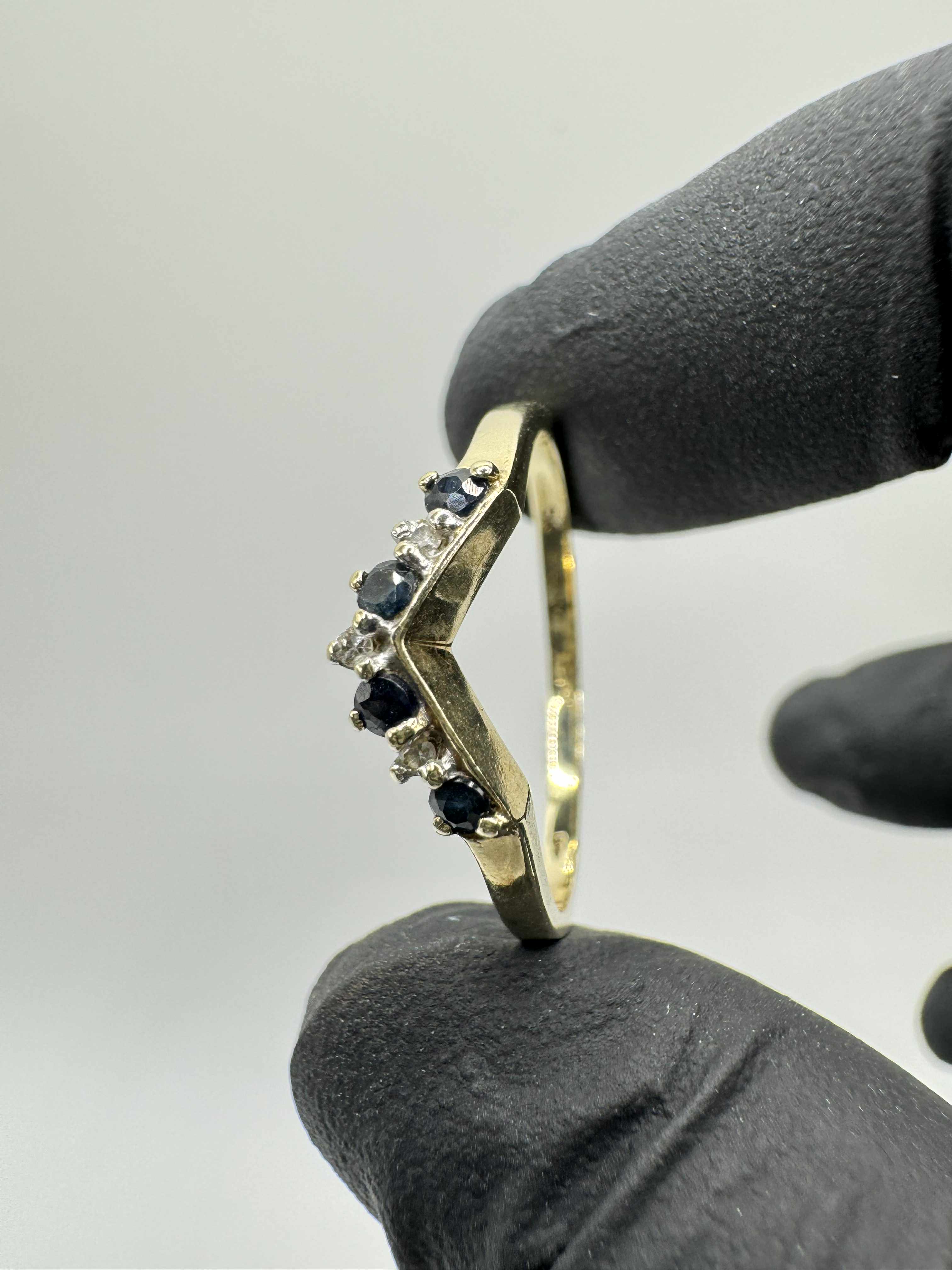 Pre-owned 9ct Sapphire & Diamond Wishbone Ring - Own4Less